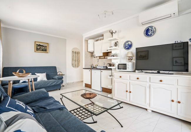 det_api_accomodations